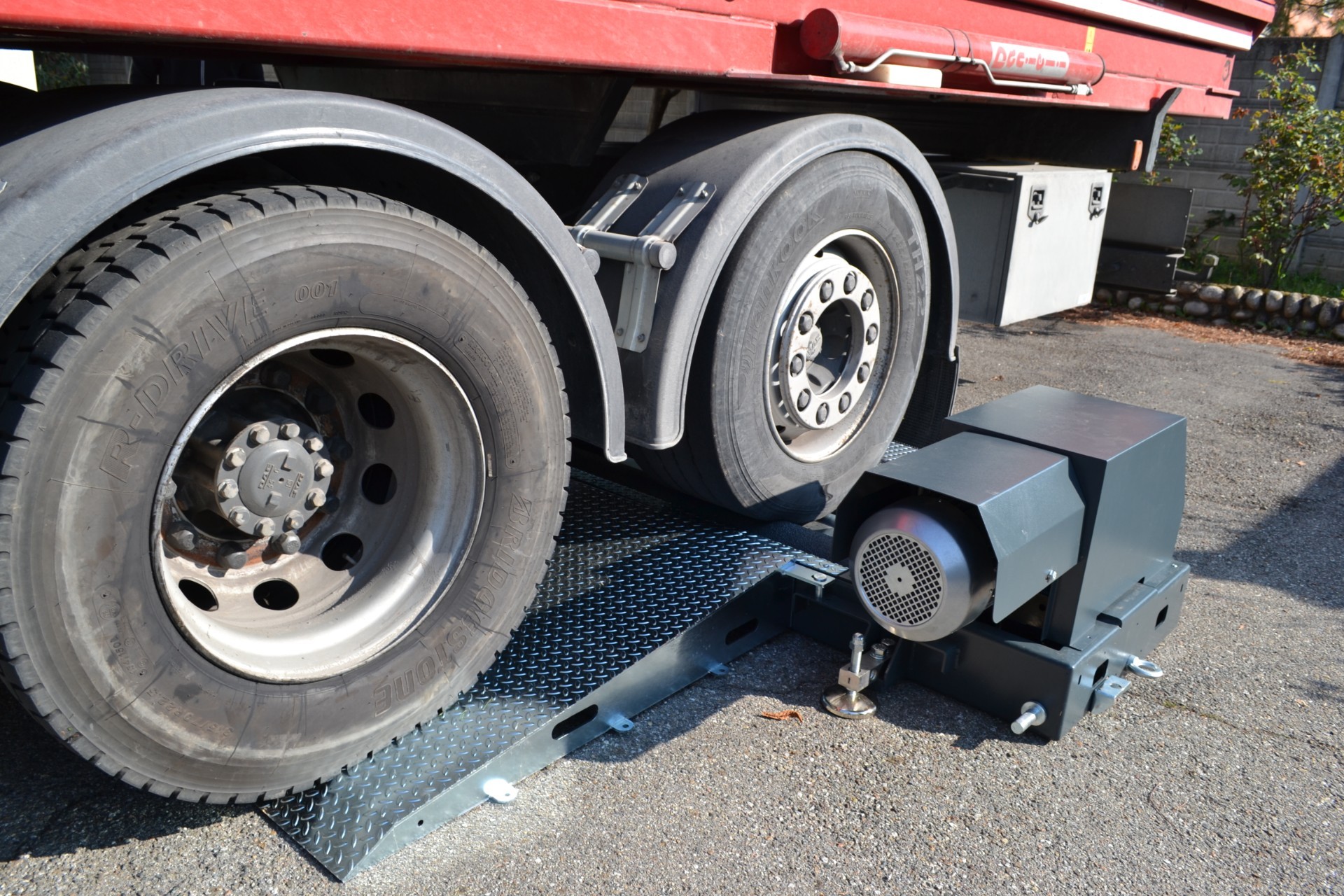 Liftmaster Mobile Brake Tester LMBT MOB 9000 - JBS Equipment