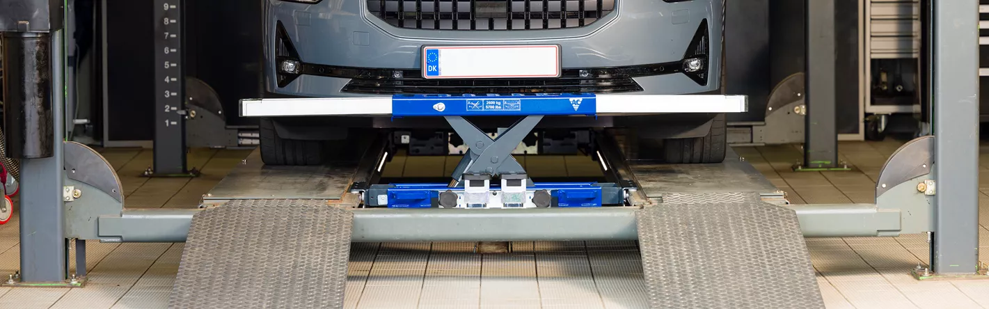 AC Hydrauilic Jacking Beams for Electric Cars - JBS Equipment